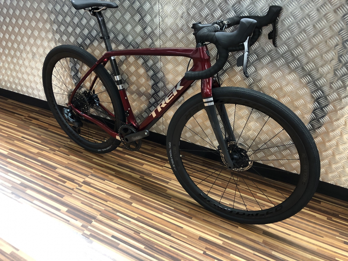 Trek Checkpoint SL7 54cm Carbone - BIKEWORLD