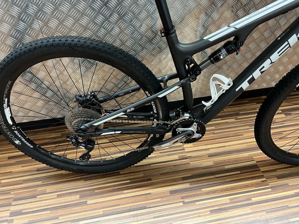 TREK SUPERFLY 9.7 SL 29 Cabone - BIKEWORLD